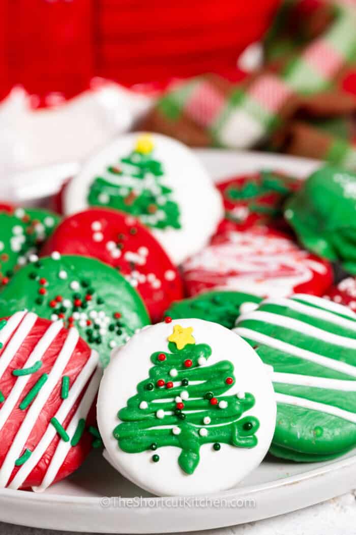 Christmas Dipped Oreos (Fun Holiday Treat) - The Shortcut Kitchen