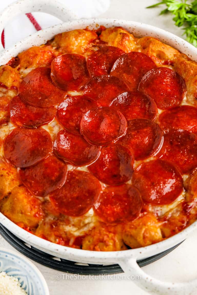 Cheesy Bubble Pizza Recipe (So Easy Made With A Biscuit Dough) - The ...