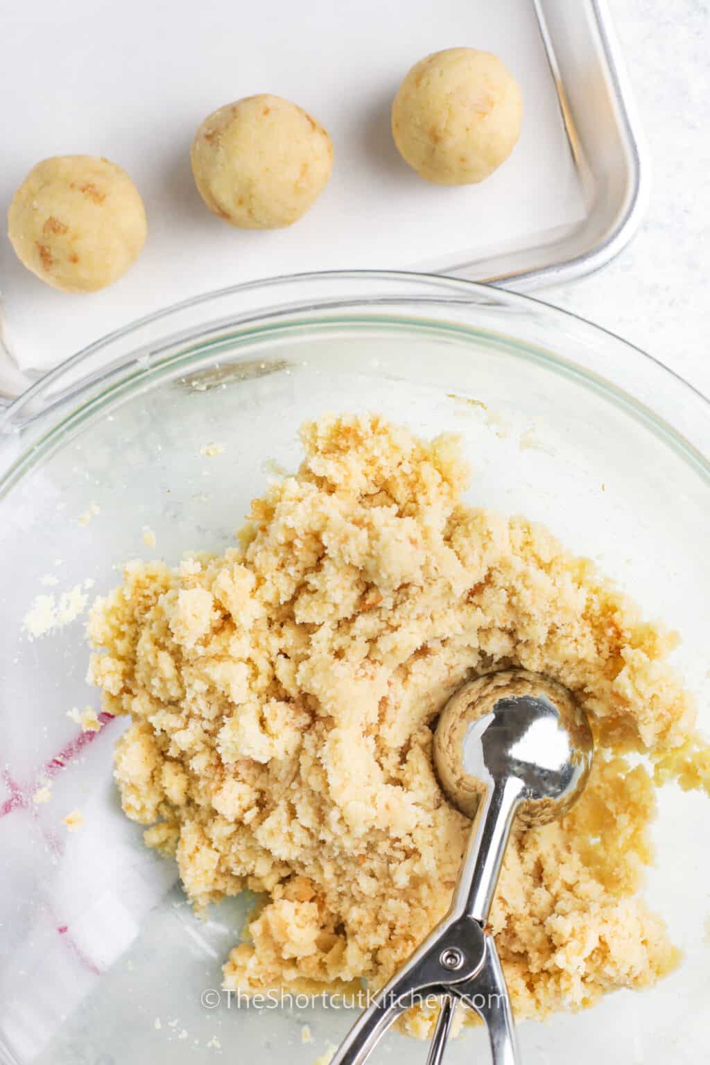 Easy Cake Pop Recipe (Perfect Hand Held Treat!) - The Shortcut Kitchen