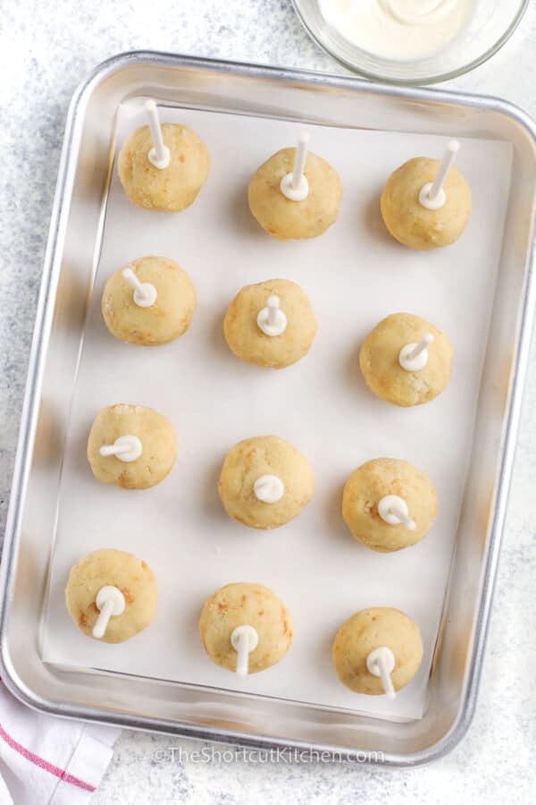 Easy Cake Pop Recipe (Perfect Hand Held Treat!) - The Shortcut Kitchen