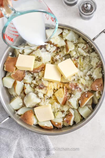 Red Mashed Potatoes (Fluffy & Creamy) - The Shortcut Kitchen