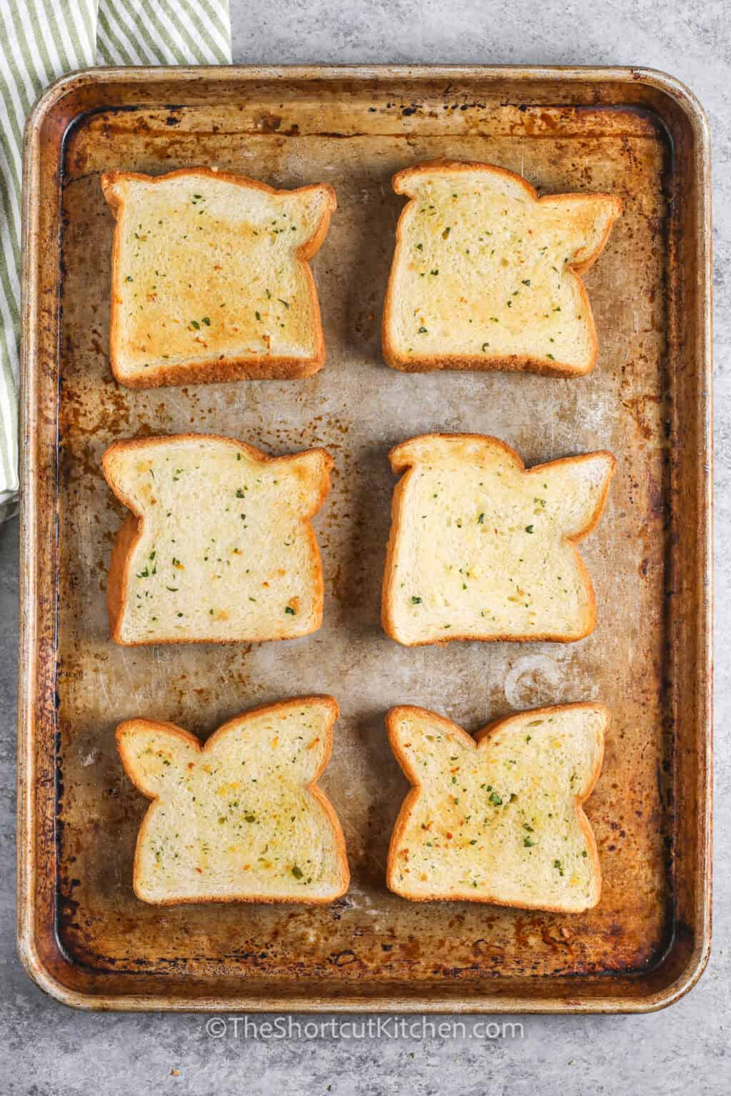 Texas Toast Pizza (Ready In Under 30 Min!) - The Shortcut Kitchen