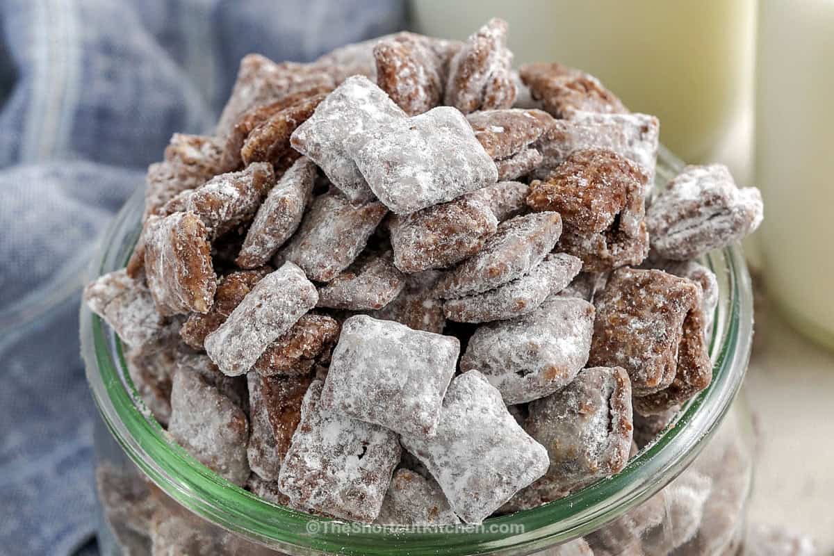Muddy Buddies Recipe (Perfect for Sharing!)